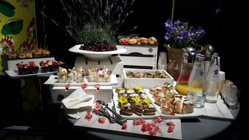 alzate-da-buffet, Gallo Rosso Noleggi, attrezzature per Catering e Party